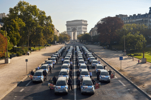 Parigi: città all’avanguardia nel car sharing elettrico | SoloEcologia ...