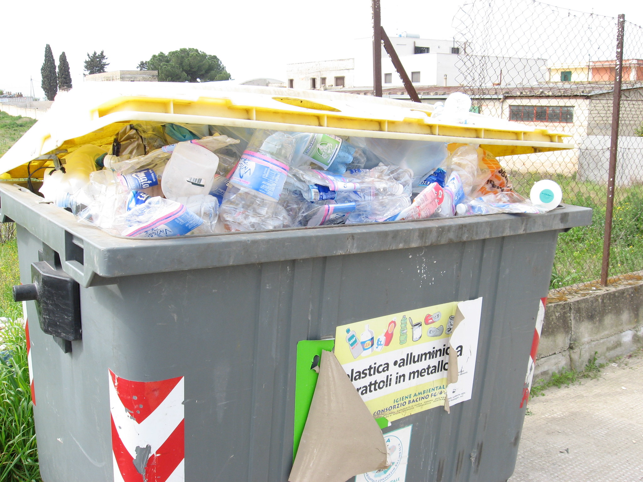 Come riciclare correttamente la plastica | SoloEcologia.it – Consigli ...